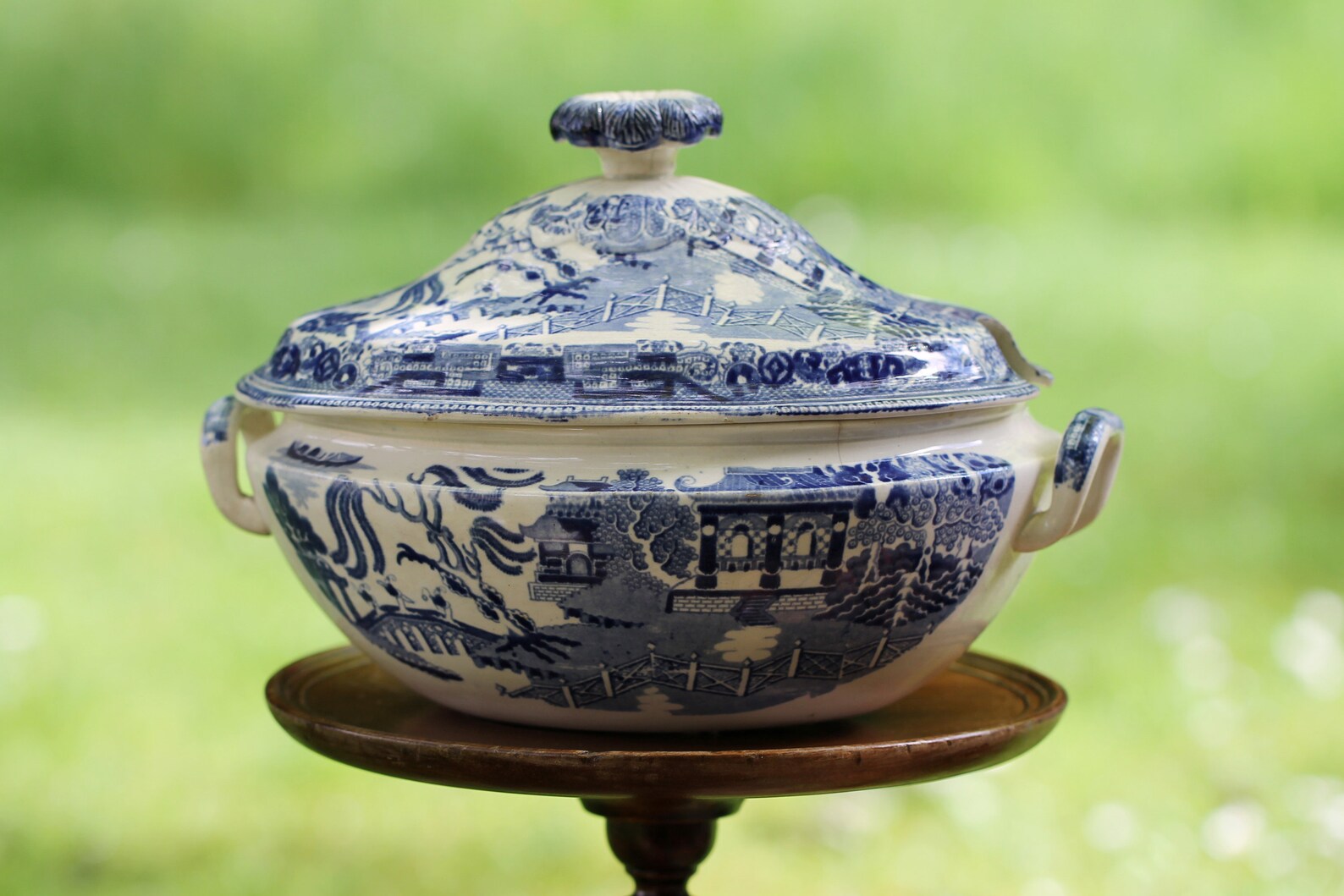 A Vintage Classic: Blue Willow China - Vintage Unscripted